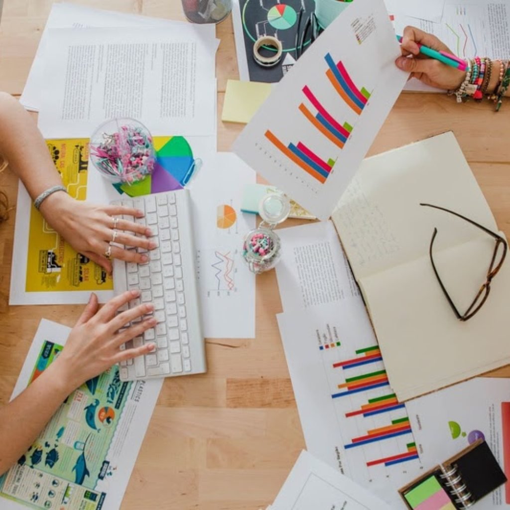 Senac EAD lança cursos de Design de Moda e Design Gráfico - Doris Pinheiro